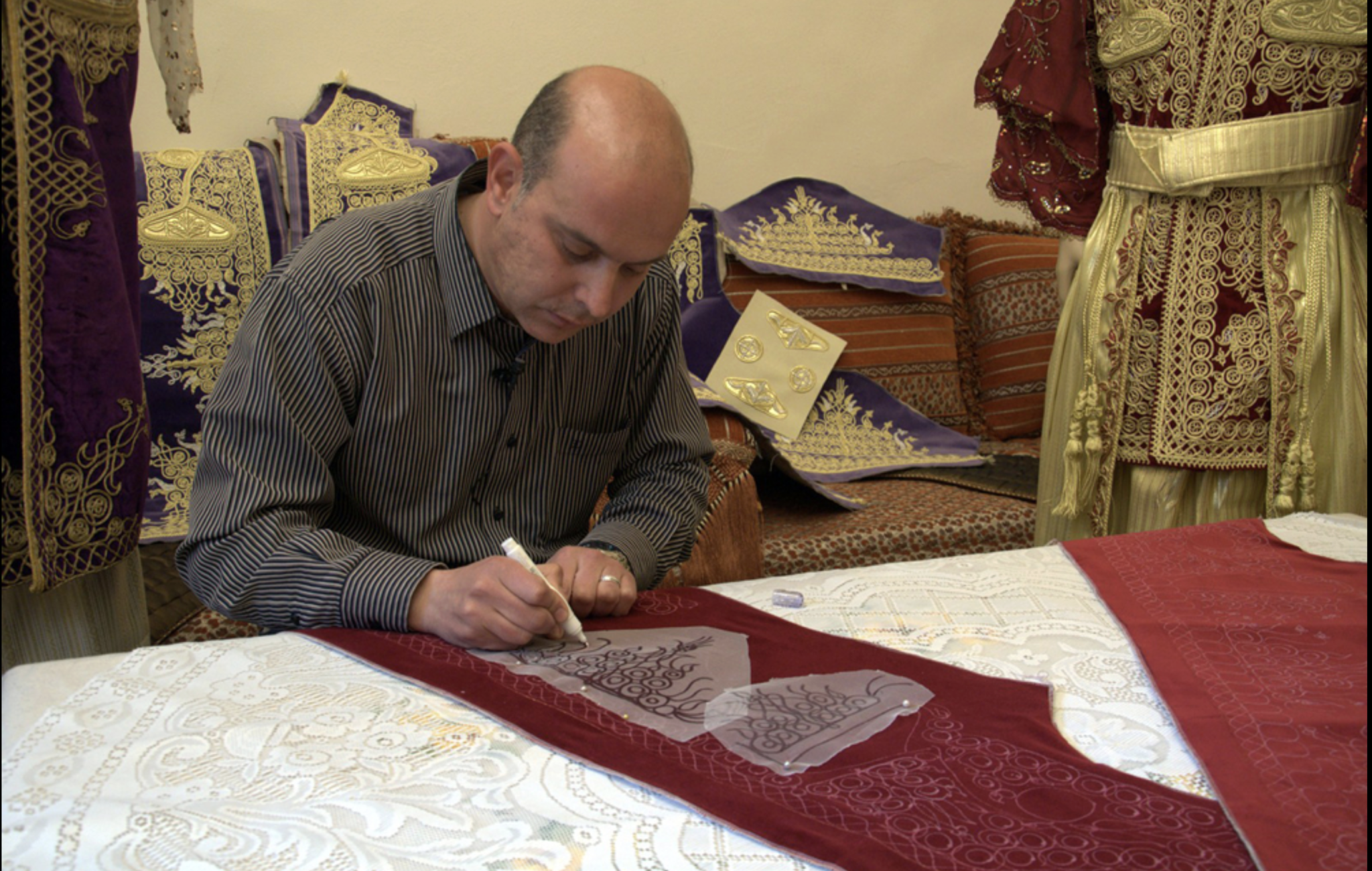 Twala - UNESCO: Caftan, enjeu de puissance symbolique au Maghreb
